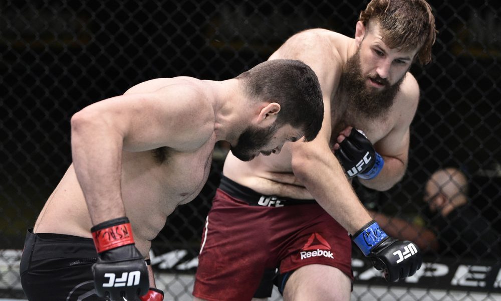 Philipe Lins é nocauteado no primeiro round e segue sem vencer no ...