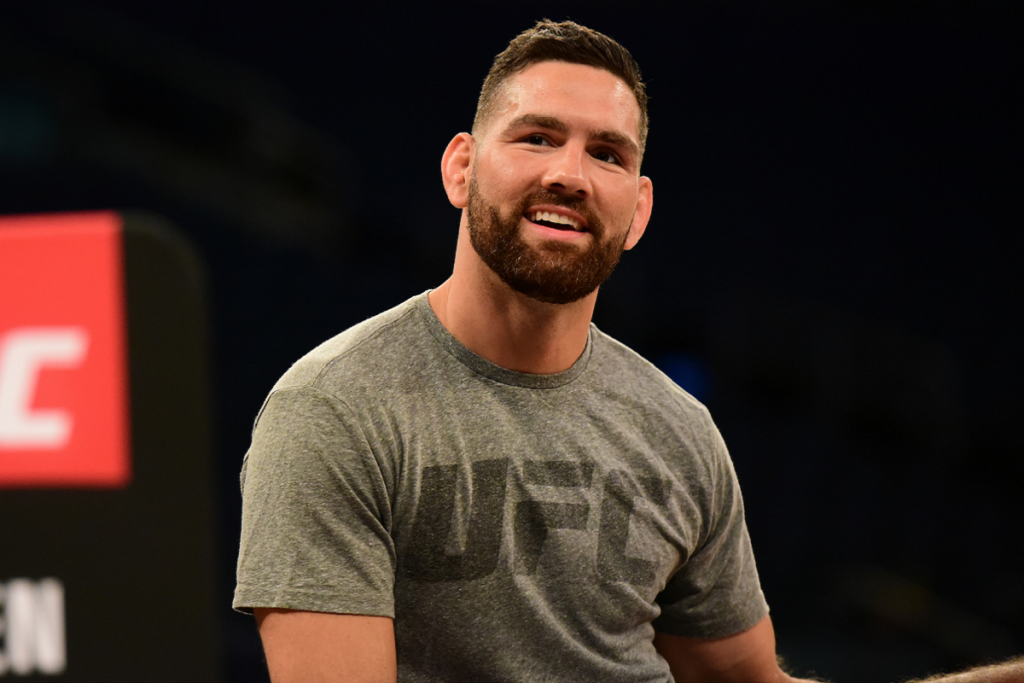 Chris Weidman volta a treinar chutes um ano após grave fratura na perna ...