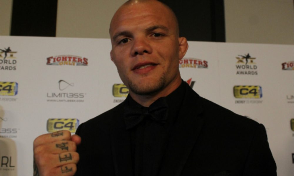 Anthony Smith responde desafio de Johnny Walker: "Vou te dar uma surra ...