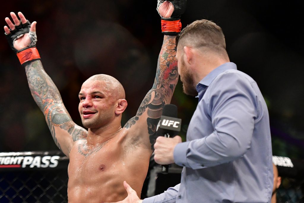 Thiago 'Pitbull' conquista cinturão do peso-médio de evento de boxe sem ...