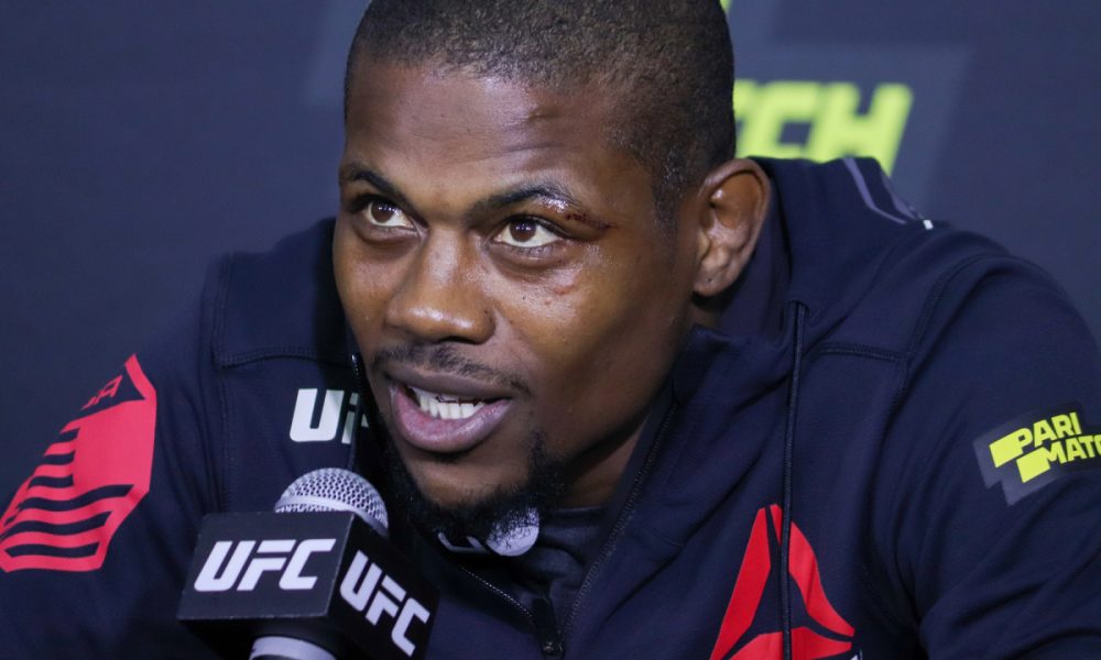 Bruxa solta! Kevin Holland testa positivo para Covid-19 e UFC perde ...