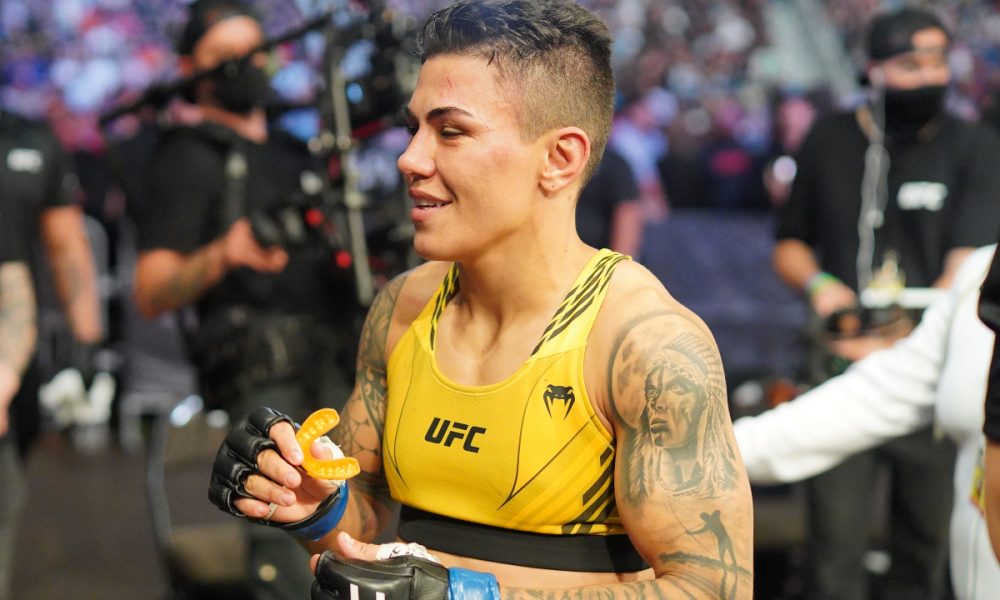 Jéssica Andrade perde posição no ranking peso-por-peso após derrota no ...