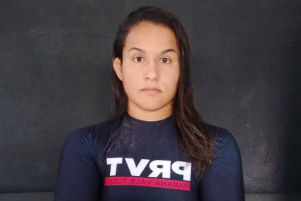 Jéssica Delboni se vinga de derrota polêmica e fatura o título peso ...