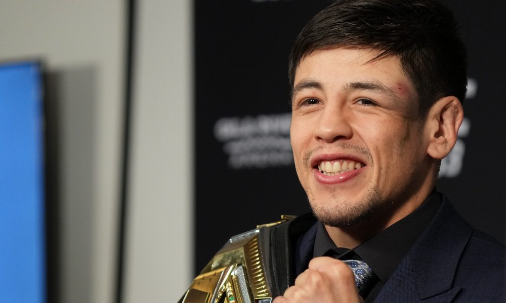 Campeão do UFC, Moreno promete impressionar na trilogia contra Deiveson ...