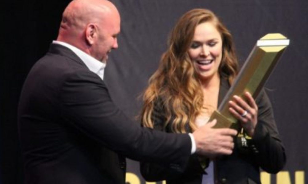 Ronda Rousey comemora retorno para a WWE com relato emocionante - Ag ...
