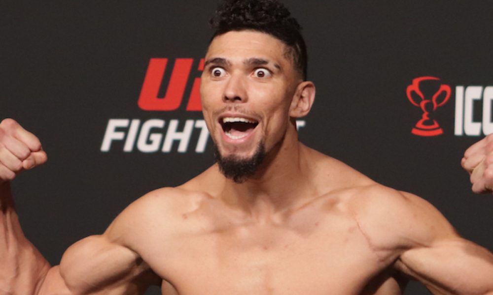 Johnny Walker sobe no ranking e se aproxima do top 10 dos meios-pesados ...