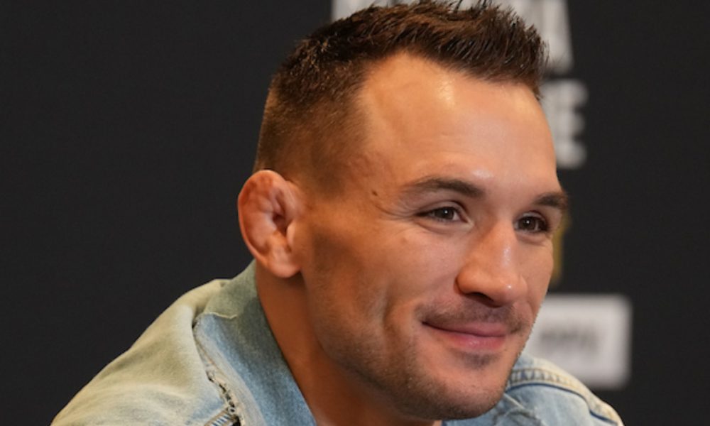 Chandler participa do 'Masked Singer' e canta música de Britney Spears ...