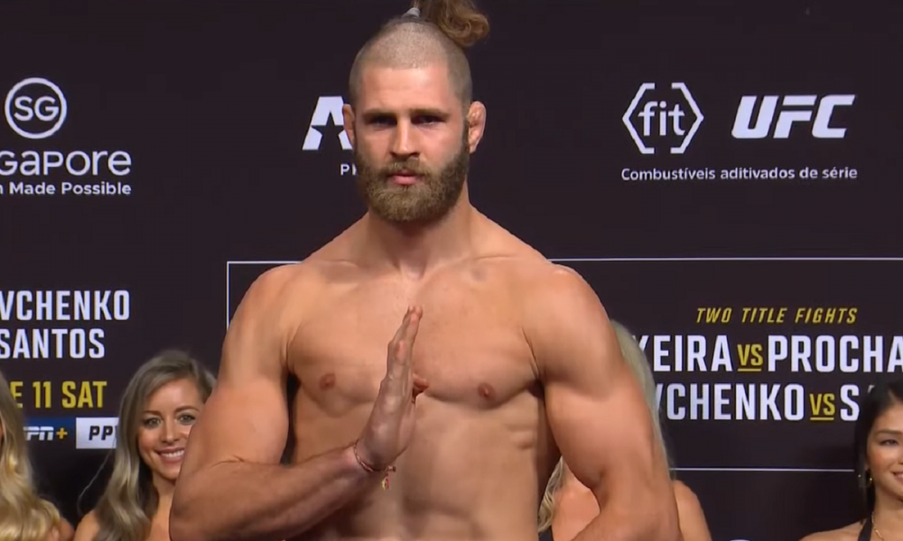 Prochazka é recebido por multidão na República Tcheca após faturar ...