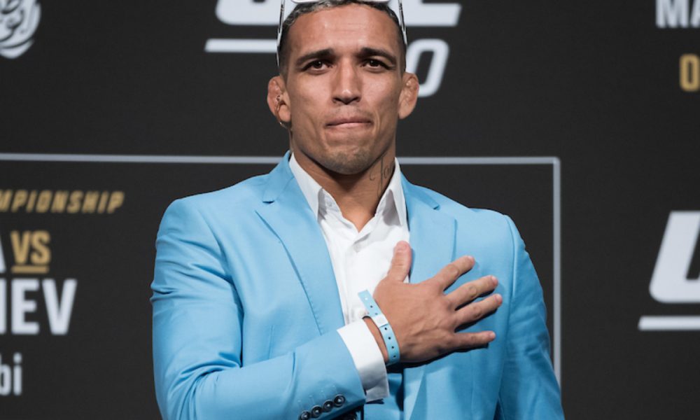 Charles Do Bronx recebe troféu por 'Finalização do Ano' e exalta prêmio ...