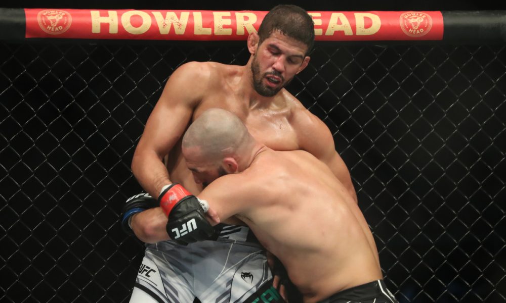 Leo Santos é controlado por Gordon e perde terceira luta seguida no UFC ...