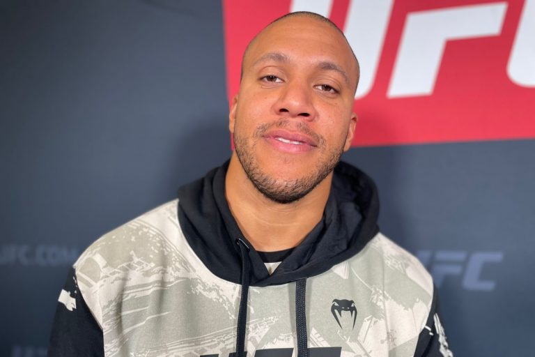 Cyril Gane esclarece polêmica sobre preguiça durante preparação ...