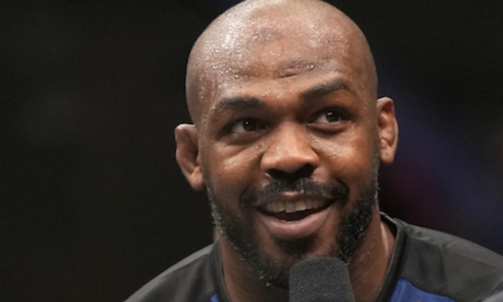 Jon Jones protagoniza competição de flexões com lutador sem pernas ...