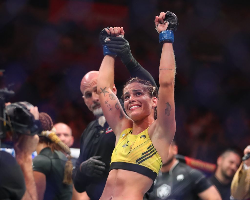 UFC 287: Luana Pinheiro derrota Michelle Waterson em luta acirrada - Ag ...