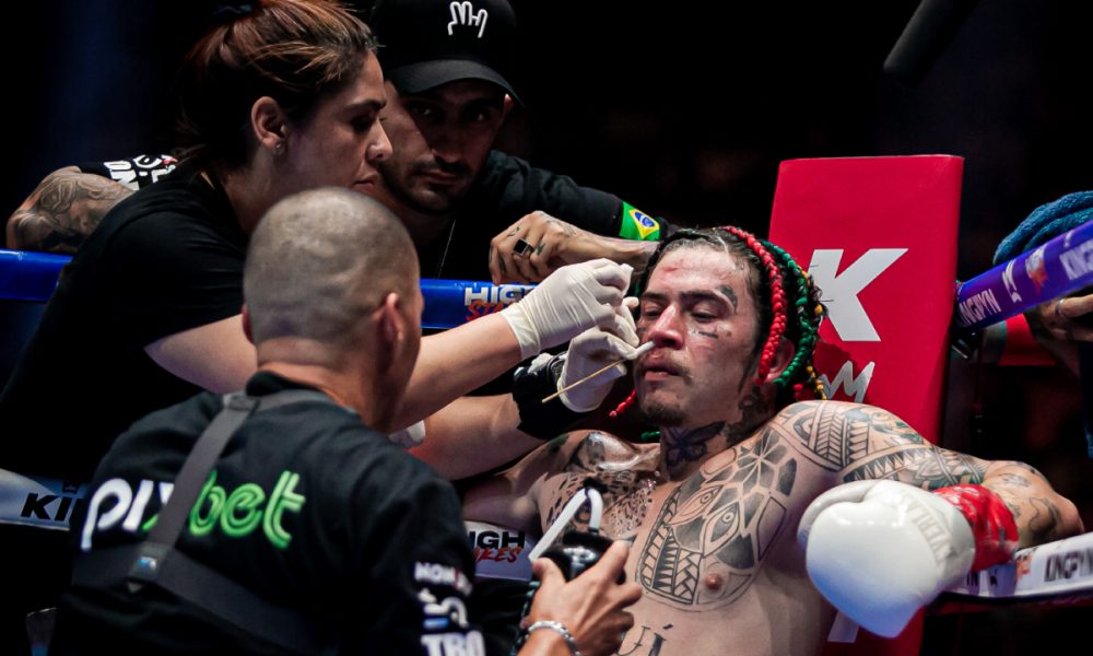 Whindersson Nunes parabeniza rival após perder luta no boxe - Ag. Fight ...