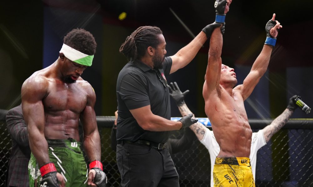 Edson Barboza protagoniza batalha épica e vence de virada no UFC - Ag ...