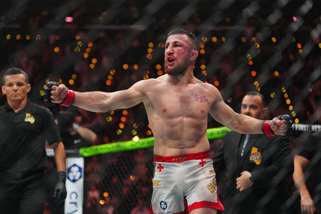 Merab Dvalishvili surpreende ao estipular prazo para aposentadoria - Ag ...