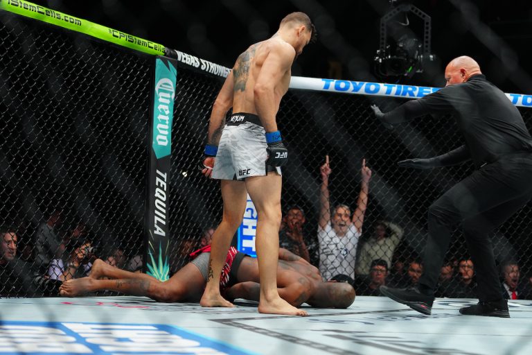 O hype é real! Maurício Ruffy aplica nocaute espetacular no UFC 313 ...