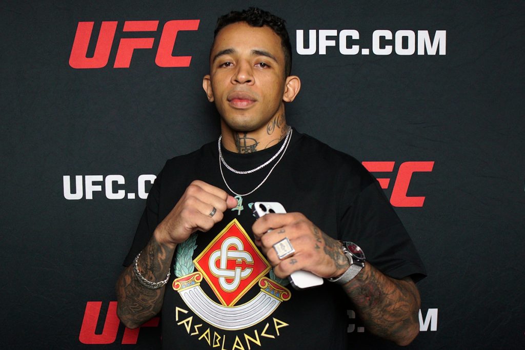 Após perder rival do UFC 314, Carlos Prates indica "boas notícias" - Ag ...