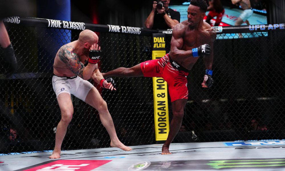Lerone Murphy derrota Josh Emmett na luta principal do UFC Vegas 105 ...
