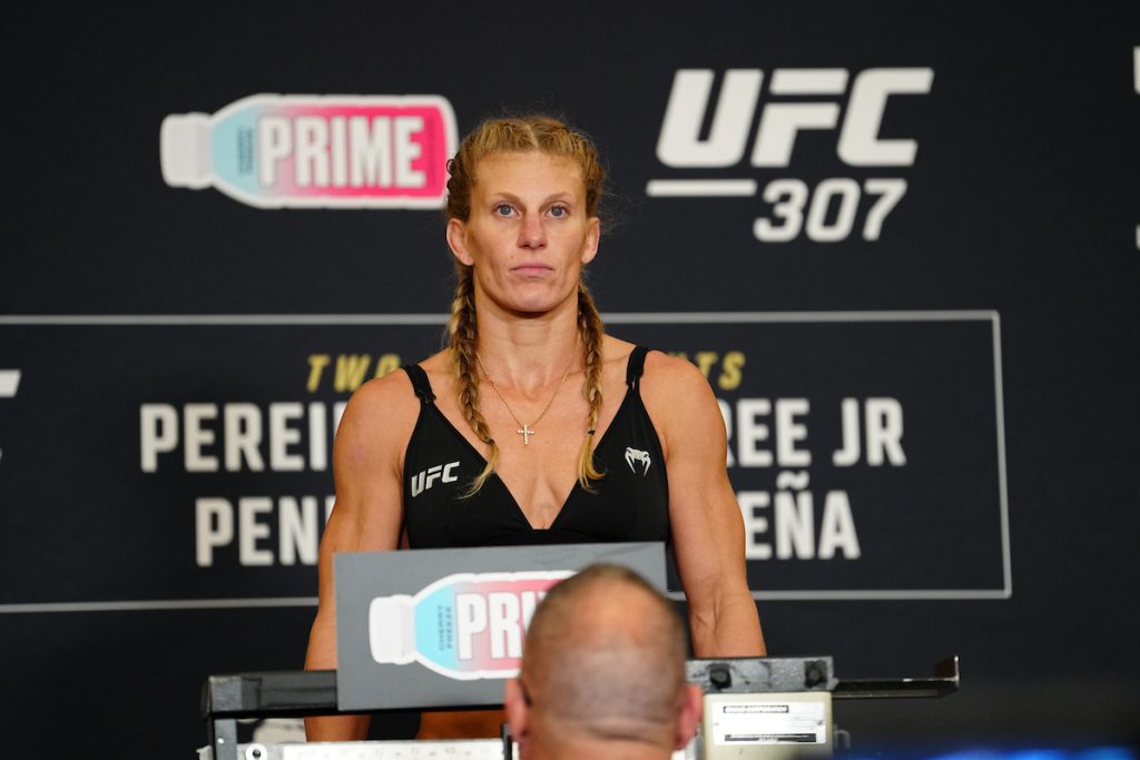 Kayla se pronuncia após cirurgia que adiou luta contra Amanda Nunes ...