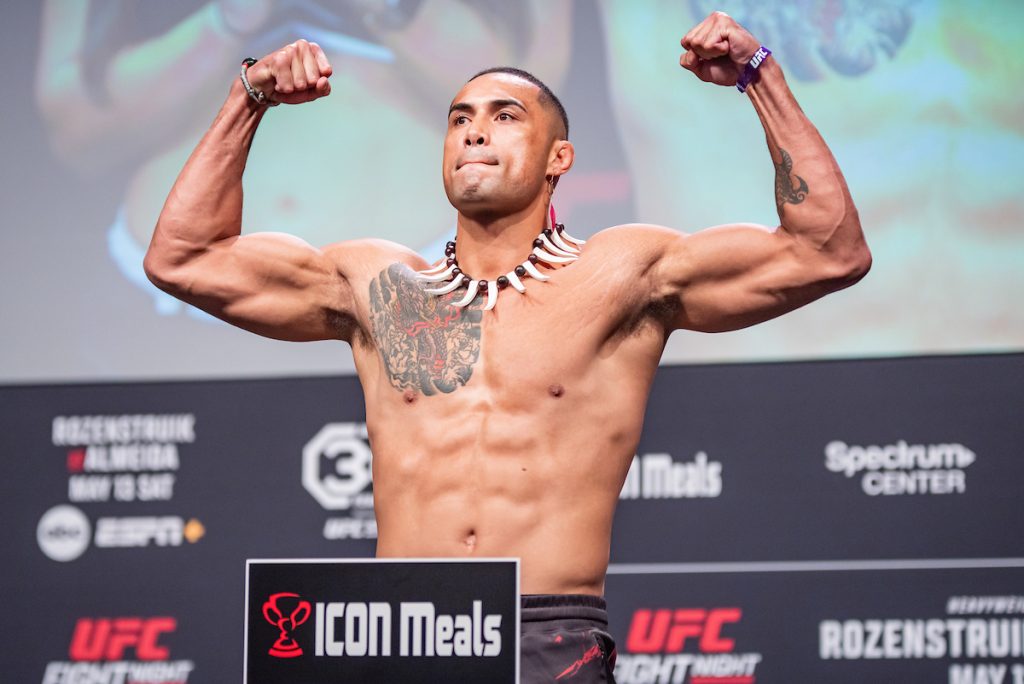 UFC Austrália: Carlos Ulberg nocauteia Reyes e se aproxima do title ...