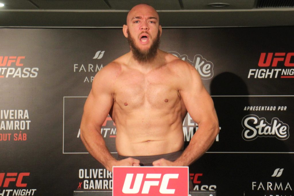 Choro e desabafo! Valter Walker rouba a cena na pesagem do UFC Rio - Ag ...