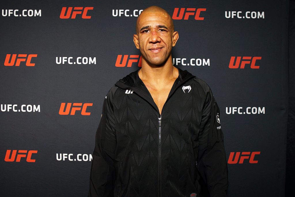 Após vitória, Gregory Robocop define ex-campeões como alvos no UFC - Ag ...